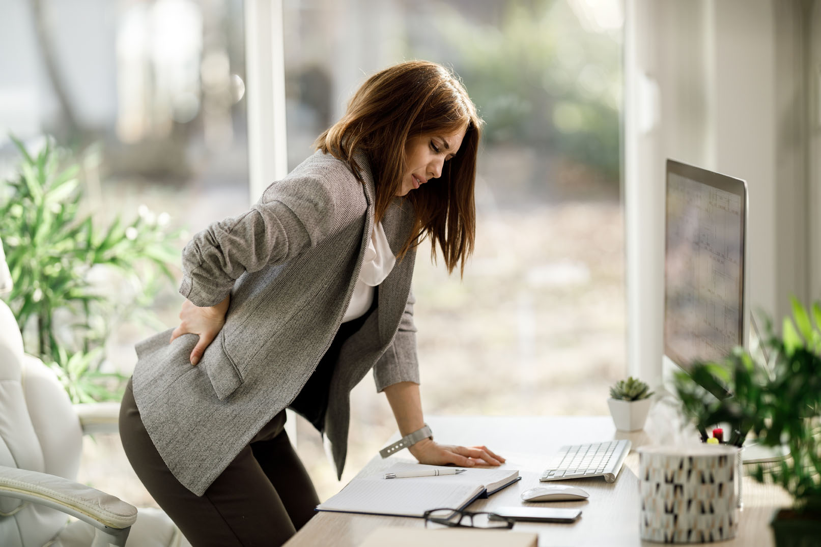 A Properly Fitted Work Office Chair for Back Pain Relief - Chiropractic ...